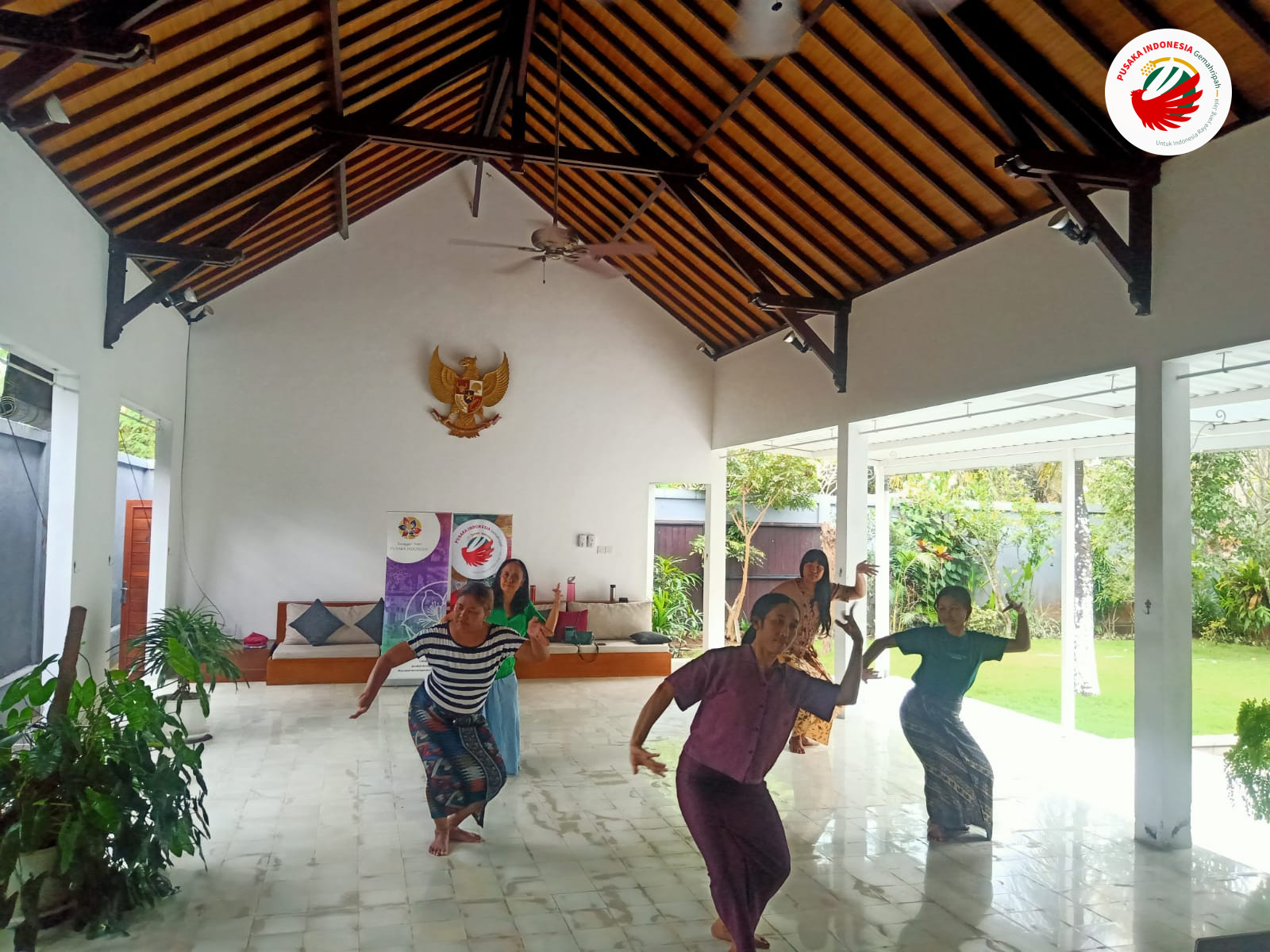 Pusaka Indonesia Bali: Membawa Tarian Tradisional ke Panggung ...